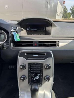Pelēks Volvo V70 2012 Alīta, ar dzinēja tilpumu 2.00 L un nobraukumu 298 tūkst. km par 4250 €, foto 13 vietnē AUTOMOTO.COM.LV