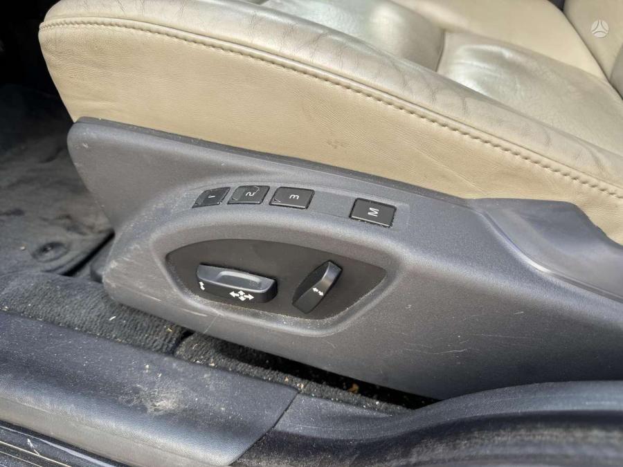 Pelēks Volvo V70 2012 Alīta, ar dzinēja tilpumu 2.00 L un nobraukumu 298 tūkst. km par 4250 €, foto 17 vietnē AUTOMOTO.COM.LV