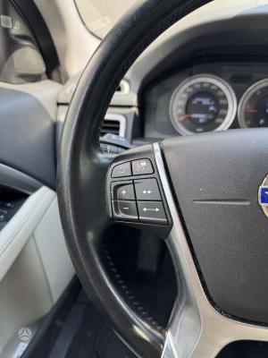 Pelēks Volvo V70 2012 Alīta, ar dzinēja tilpumu 2.00 L un nobraukumu 298 tūkst. km par 4250 €, foto 18 vietnē AUTOMOTO.COM.LV