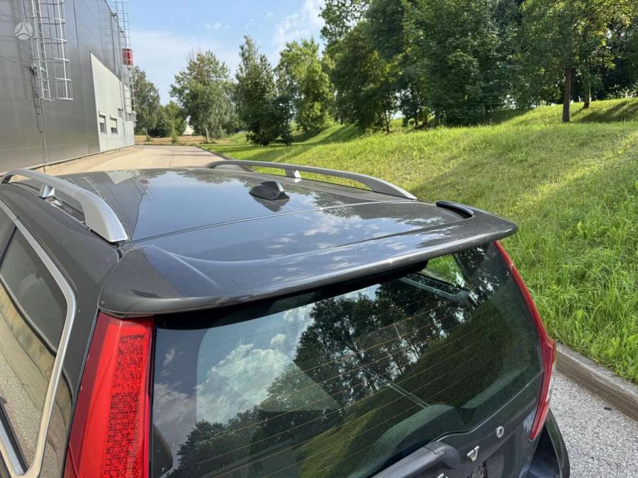 Pelēks Volvo V70 2012 Alīta, ar dzinēja tilpumu 2.00 L un nobraukumu 298 tūkst. km par 4250 €, foto 29 vietnē AUTOMOTO.COM.LV