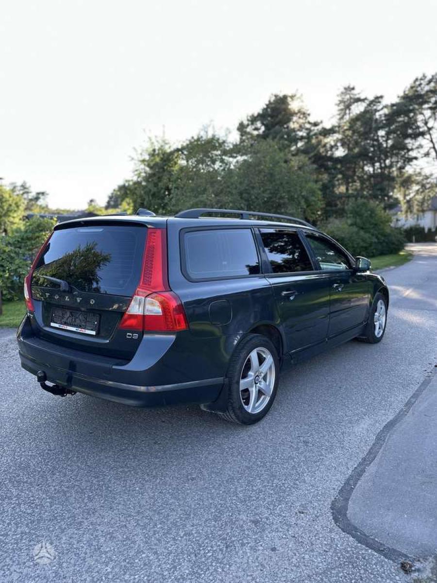 Pelēks Volvo V70 2012 Viļņa, ar dzinēja tilpumu 1.98 L un nobraukumu 270 tūkst. km par 4290 €, foto 6 vietnē AUTOMOTO.COM.LV