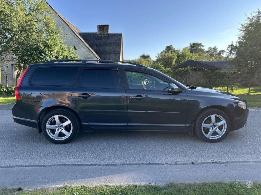 Pelēks Volvo V70 2012 Viļņa, ar dzinēja tilpumu 1.98 L un nobraukumu 270 tūkst. km par 4290 €, foto 7 vietnē AUTOMOTO.COM.LV