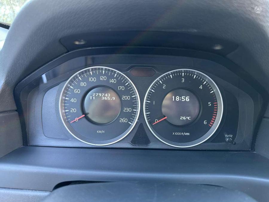 Pelēks Volvo V70 2012 Viļņa, ar dzinēja tilpumu 1.98 L un nobraukumu 270 tūkst. km par 4290 €, foto 13 vietnē AUTOMOTO.COM.LV