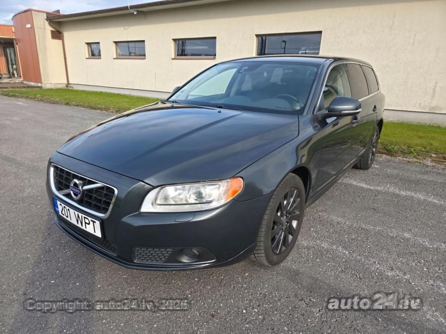 Pelēks Volvo V70 2012 Paide, ar dzinēja tilpumu 2.00 L un nobraukumu 311 tūkst. km par 6990 €, foto 1 vietnē AUTOMOTO.COM.LV