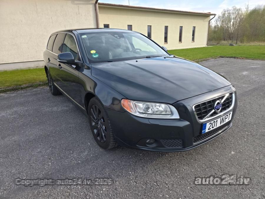 Pelēks Volvo V70 2012 Paide, ar dzinēja tilpumu 2.00 L un nobraukumu 311 tūkst. km par 6990 €, foto 4 vietnē AUTOMOTO.COM.LV