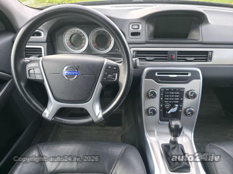 Pelēks Volvo V70 2012 Paide, ar dzinēja tilpumu 2.00 L un nobraukumu 311 tūkst. km par 6990 €, foto 10 vietnē AUTOMOTO.COM.LV