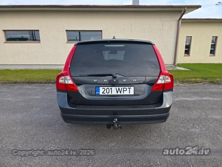 Pelēks Volvo V70 2012 Paide, ar dzinēja tilpumu 2.00 L un nobraukumu 311 tūkst. km par 6990 €, foto 13 vietnē AUTOMOTO.COM.LV