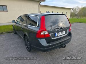 Pelēks Volvo V70 2012 Paide, ar dzinēja tilpumu 2.00 L un nobraukumu 311 tūkst. km par 6990 €, foto 17 vietnē AUTOMOTO.COM.LV