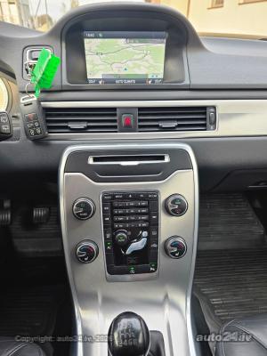 Pelēks Volvo V70 2012 Paide, ar dzinēja tilpumu 2.00 L un nobraukumu 311 tūkst. km par 6990 €, foto 31 vietnē AUTOMOTO.COM.LV