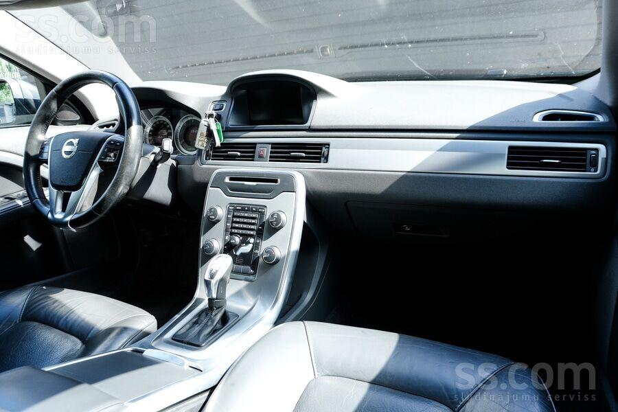 Pelēks Volvo V70 2012 Rīga, ar dzinēja tilpumu 2.40 L un nobraukumu 344 tūkst. km par 7490 €, foto 6 vietnē AUTOMOTO.COM.LV