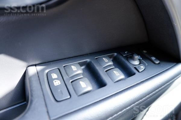 Pelēks Volvo V70 2012 Rīga, ar dzinēja tilpumu 2.40 L un nobraukumu 344 tūkst. km par 7490 €, foto 9 vietnē AUTOMOTO.COM.LV