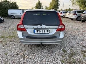 Pelēks Volvo V70 2012 Saldus, ar dzinēja tilpumu 2.00 L un nobraukumu 351 tūkst. km par 2950 €, foto 7 vietnē AUTOMOTO.COM.LV