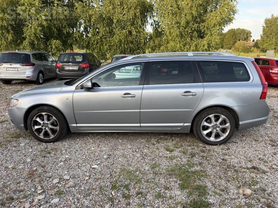 Pelēks Volvo V70 2012 Saldus, ar dzinēja tilpumu 2.00 L un nobraukumu 351 tūkst. km par 2950 €, foto 9 vietnē AUTOMOTO.COM.LV
