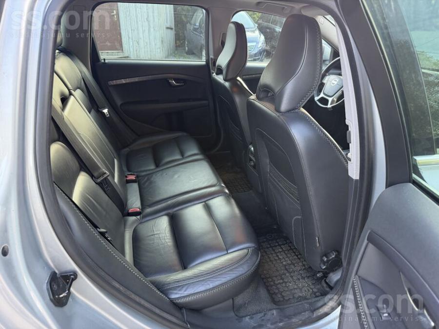 Pelēks Volvo V70 2012 Saldus, ar dzinēja tilpumu 2.00 L un nobraukumu 351 tūkst. km par 2950 €, foto 11 vietnē AUTOMOTO.COM.LV