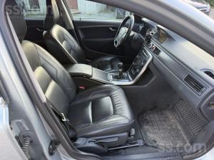 Pelēks Volvo V70 2012 Saldus, ar dzinēja tilpumu 2.00 L un nobraukumu 351 tūkst. km par 2950 €, foto 14 vietnē AUTOMOTO.COM.LV