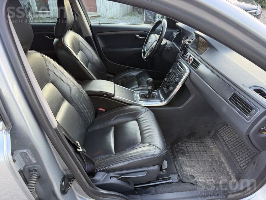 Pelēks Volvo V70 2012 Saldus, ar dzinēja tilpumu 2.00 L un nobraukumu 351 tūkst. km par 2950 €, foto 14 vietnē AUTOMOTO.COM.LV