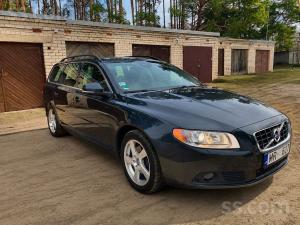 Pelēks Volvo V70 2012 Ogre, ar dzinēja tilpumu 2.00 L un nobraukumu 294 tūkst. km par 6500 €, foto  vietnē AUTOMOTO.COM.LV