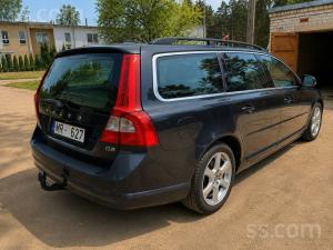 Pelēks Volvo V70 2012 Ogre, ar dzinēja tilpumu 2.00 L un nobraukumu 294 tūkst. km par 6500 €, foto 3 vietnē AUTOMOTO.COM.LV