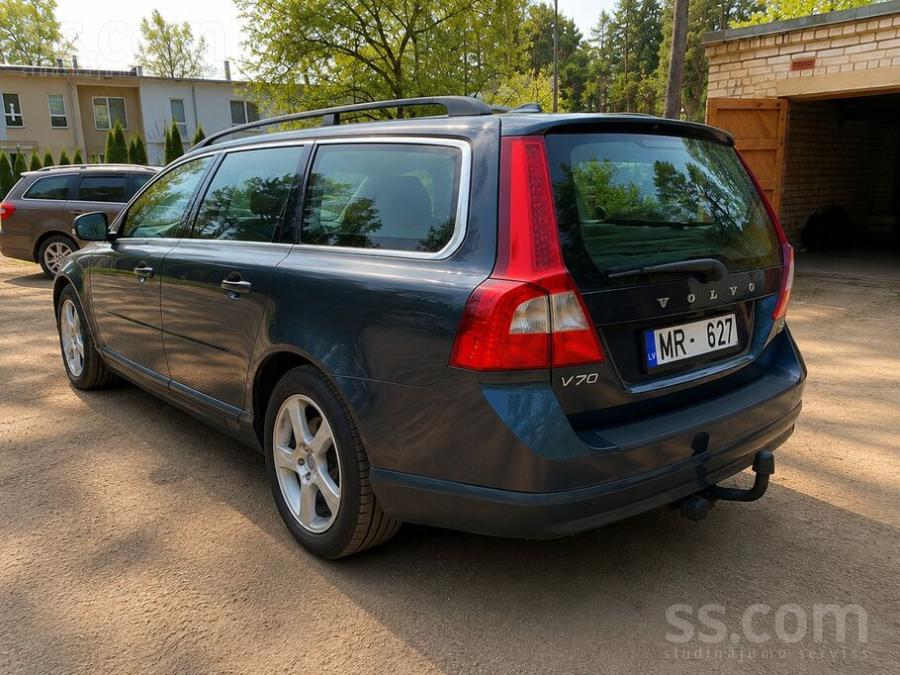 Pelēks Volvo V70 2012 Ogre, ar dzinēja tilpumu 2.00 L un nobraukumu 294 tūkst. km par 6500 €, foto 4 vietnē AUTOMOTO.COM.LV