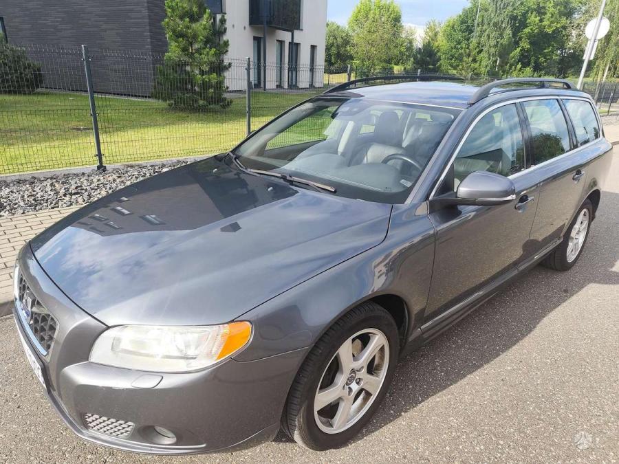 Pelēks Volvo V70 2012 Kauņa, ar dzinēja tilpumu 1.98 L un nobraukumu 300 tūkst. km par 5250 €, foto 1 vietnē AUTOMOTO.COM.LV