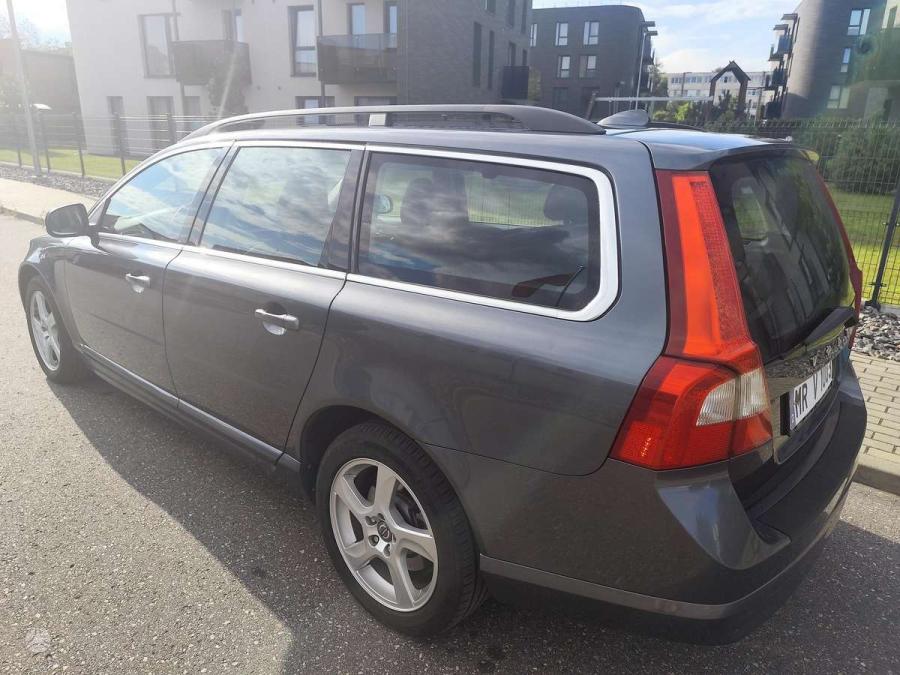 Pelēks Volvo V70 2012 Kauņa, ar dzinēja tilpumu 1.98 L un nobraukumu 300 tūkst. km par 5250 €, foto 5 vietnē AUTOMOTO.COM.LV