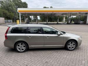 Pelēks Volvo V70 2012 Kauņa, ar dzinēja tilpumu 2.40 L un nobraukumu 350 tūkst. km par 5250 €, foto 8 vietnē AUTOMOTO.COM.LV
