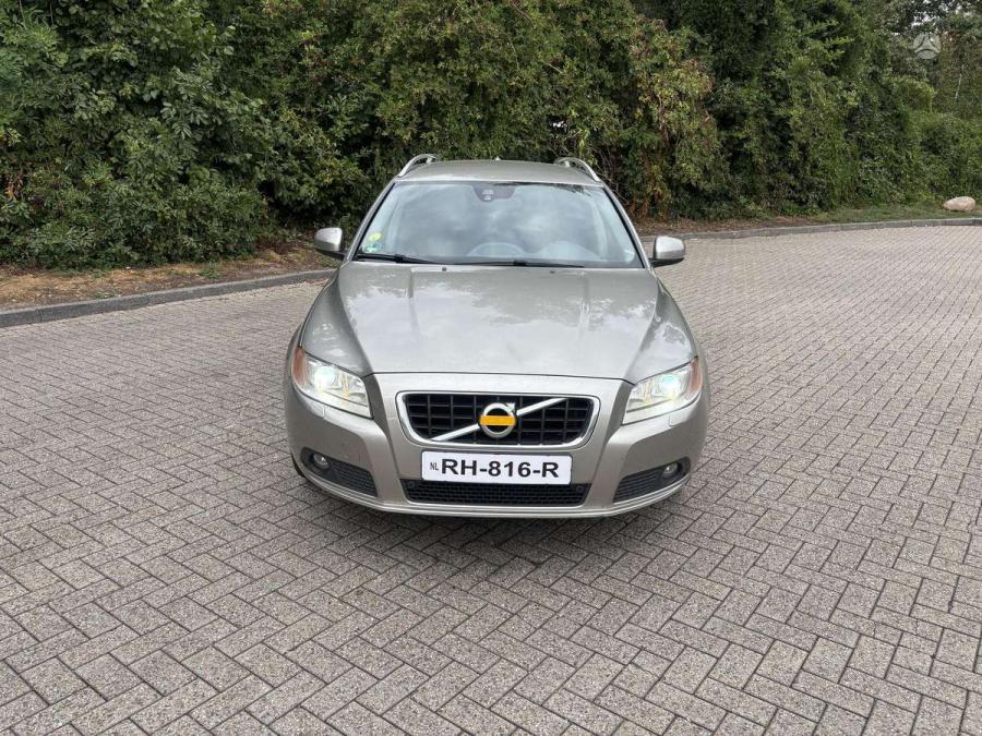Pelēks Volvo V70 2012 Kauņa, ar dzinēja tilpumu 2.40 L un nobraukumu 350 tūkst. km par 5250 €, foto 9 vietnē AUTOMOTO.COM.LV