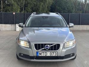 Grey Volvo V70 2012 in Vilnius, with an engine capacity of 1.98 L and mileage of 410 thousand km for 6000 €, photo 4 on AUTOMOTO.COM.LV