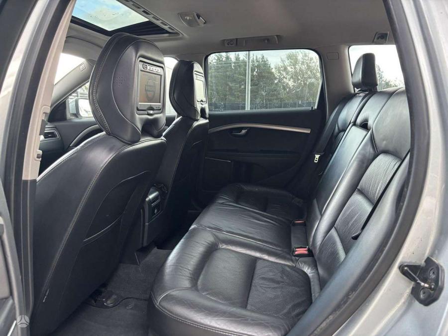 Grey Volvo V70 2012 in Vilnius, with an engine capacity of 1.98 L and mileage of 410 thousand km for 6000 €, photo 10 on AUTOMOTO.COM.LV