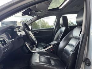Grey Volvo V70 2012 in Vilnius, with an engine capacity of 1.98 L and mileage of 410 thousand km for 6000 €, photo 12 on AUTOMOTO.COM.LV