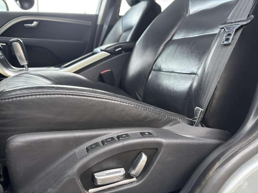 Grey Volvo V70 2012 in Vilnius, with an engine capacity of 1.98 L and mileage of 410 thousand km for 6000 €, photo 13 on AUTOMOTO.COM.LV