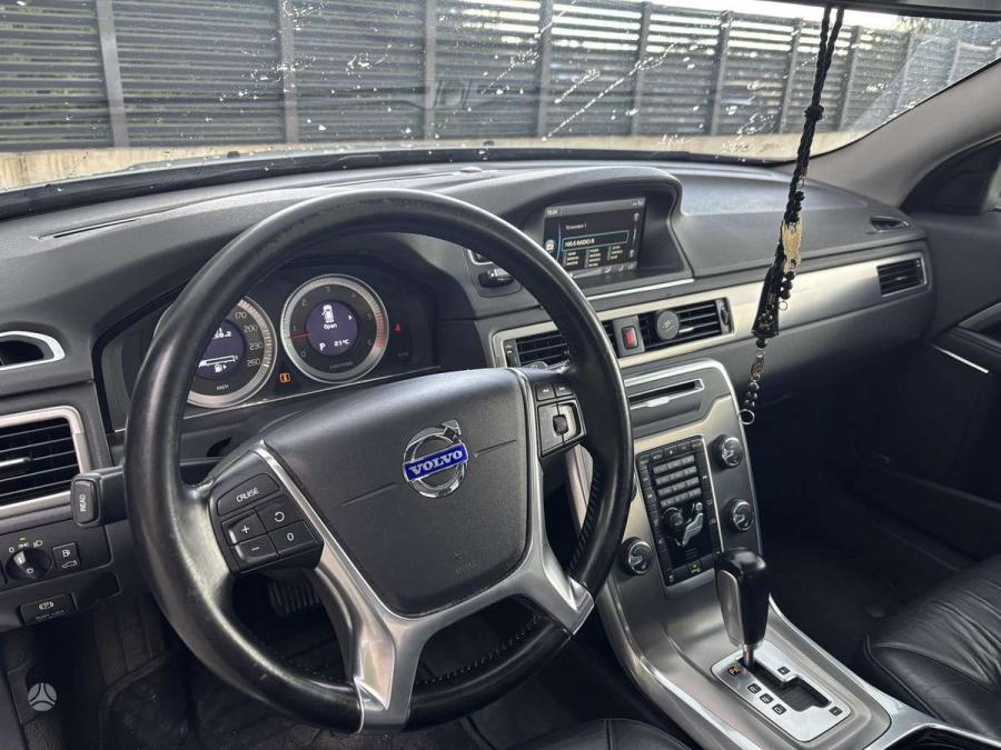 Grey Volvo V70 2012 in Vilnius, with an engine capacity of 1.98 L and mileage of 410 thousand km for 6000 €, photo 14 on AUTOMOTO.COM.LV