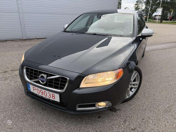 Grey Volvo V70 2012 in Utena, with an engine capacity of 1.98 L and mileage of 334 thousand km for 5500 €, photo 4 on AUTOMOTO.COM.LV