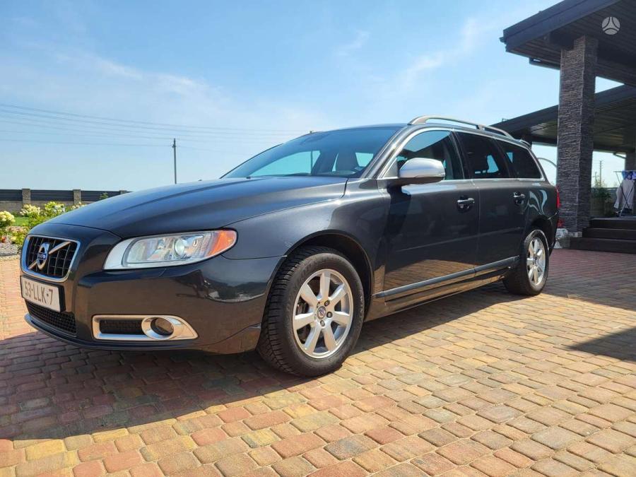 Grey Volvo V70 2012 in Vilnius, with an engine capacity of 2.00 L and mileage of 288 thousand km for 6750 €, photo 7 on AUTOMOTO.COM.LV