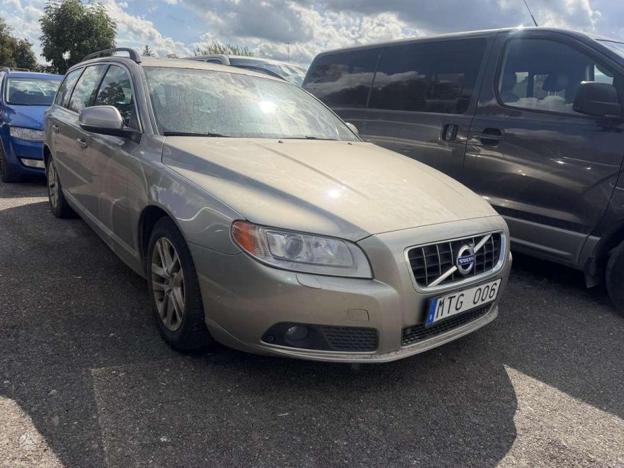 Grey Volvo V70 2012 in Kaunas, with an engine capacity of 1.56 L and mileage of 311 thousand km for 2600 €, photo 1 on AUTOMOTO.COM.LV
