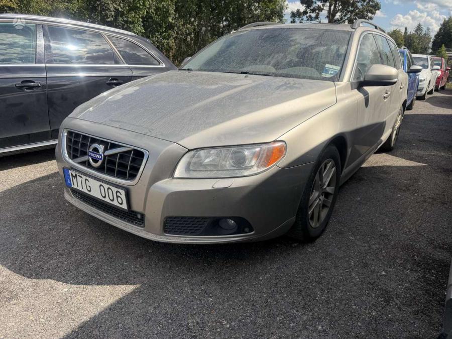 Grey Volvo V70 2012 in Kaunas, with an engine capacity of 1.56 L and mileage of 311 thousand km for 2600 €, photo 4 on AUTOMOTO.COM.LV