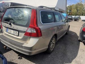 Grey Volvo V70 2012 in Kaunas, with an engine capacity of 1.56 L and mileage of 311 thousand km for 2600 €, photo 6 on AUTOMOTO.COM.LV