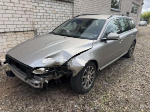 Pelēks Volvo V70 2012 Ukmergė, ar dzinēja tilpumu 1.56 L un nobraukumu 210 tūkst. km par 2200 €, foto  vietnē AUTOMOTO.COM.LV