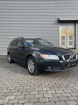 Pelēks Volvo V70 2012 Kauņa, ar dzinēja tilpumu 1.98 L un nobraukumu 356 tūkst. km par 5750 €, foto  vietnē AUTOMOTO.COM.LV