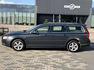 Grey Volvo V70 2012 in Siauliai, with an engine capacity of 2.00 L and mileage of 292 thousand km for 6000 €, photo 5 on AUTOMOTO.COM.LV