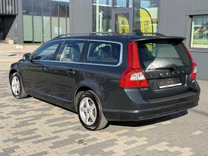 Grey Volvo V70 2012 in Siauliai, with an engine capacity of 2.00 L and mileage of 292 thousand km for 6000 €, photo 8 on AUTOMOTO.COM.LV