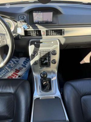 Grey Volvo V70 2012 in Siauliai, with an engine capacity of 2.00 L and mileage of 292 thousand km for 6000 €, photo 16 on AUTOMOTO.COM.LV