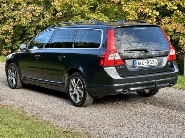 Grey Volvo V70 2013 in Limbazi, with an engine capacity of 2.40 L and mileage of 316 thousand km for 8270 €, photo 2 on AUTOMOTO.COM.LV