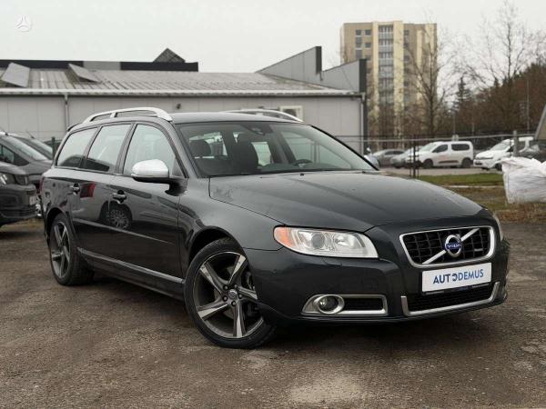 Pelēks Volvo V70 2013 Mažeikiai, ar dzinēja tilpumu 1.98 L un nobraukumu 286 tūkst. km par 7200 €, foto 2 vietnē AUTOMOTO.COM.LV