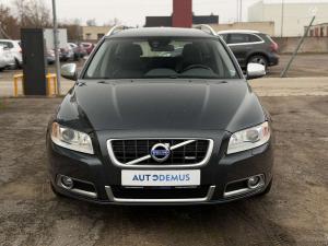 Grey Volvo V70 2013 in Mazeikiai, with an engine capacity of 1.98 L and mileage of 286 thousand km for 7200 €, photo 6 on AUTOMOTO.COM.LV