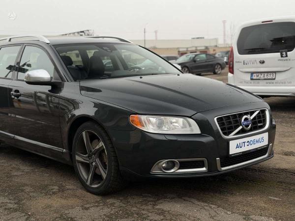 Pelēks Volvo V70 2013 Mažeikiai, ar dzinēja tilpumu 1.98 L un nobraukumu 286 tūkst. km par 7200 €, foto 7 vietnē AUTOMOTO.COM.LV