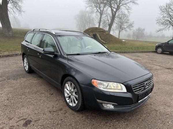 Grey Volvo V70 2013 in Kaunas, with an engine capacity of 1.98 L and mileage of 263 thousand km for 7850 €, photo 3 on AUTOMOTO.COM.LV