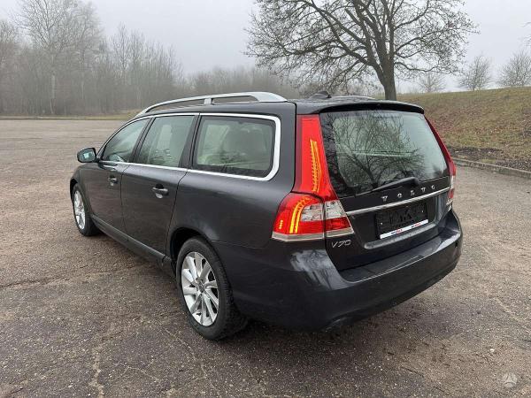 Grey Volvo V70 2013 in Kaunas, with an engine capacity of 1.98 L and mileage of 263 thousand km for 7850 €, photo 7 on AUTOMOTO.COM.LV