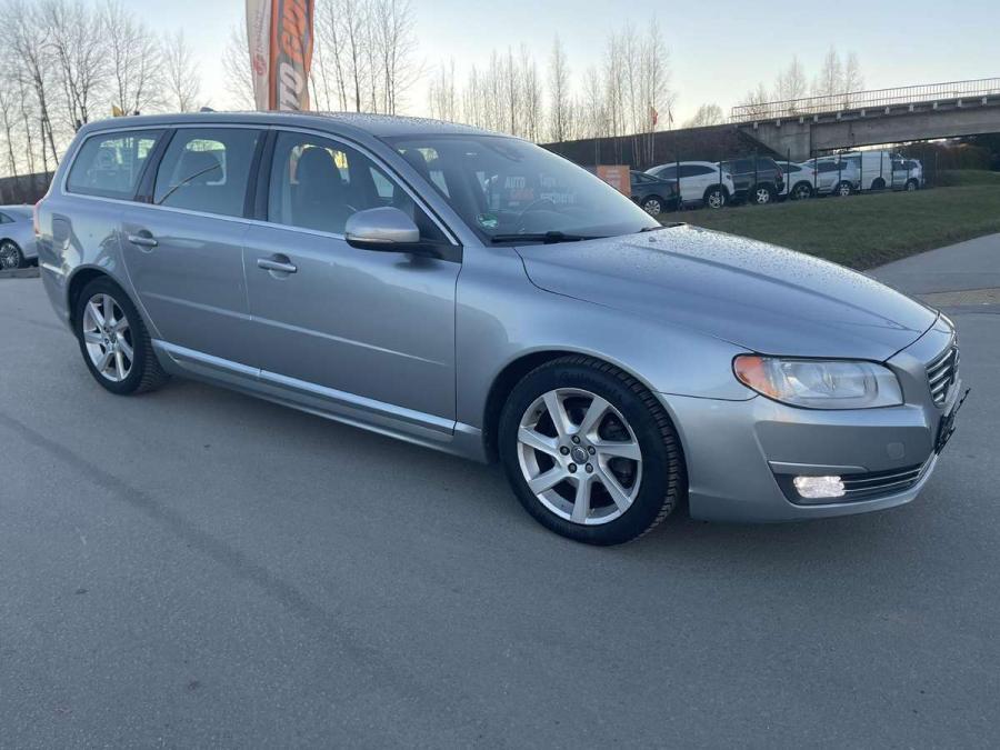 Grey Volvo V70 2013 in Kaunas, with an engine capacity of 1.56 L and mileage of 210 thousand km for 6250 €, photo 7 on AUTOMOTO.COM.LV