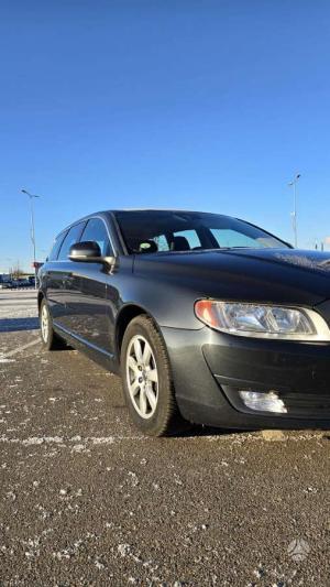 Pelēks Volvo V70 2013 Viļņa, ar dzinēja tilpumu 1.98 L un nobraukumu 279 tūkst. km par 6450 €, foto 16 vietnē AUTOMOTO.COM.LV